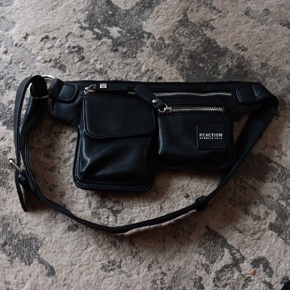 Kenneth Cole Reaction | Bags | Kennth Cole Vegan Leather Fanny Pack ...